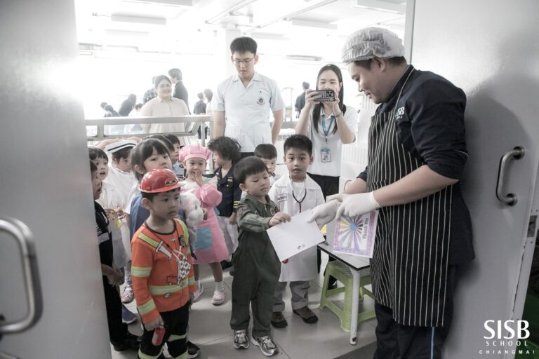 中文 SISB清迈幼儿园小小帮手日👩‍🏫👨‍🍳👨‍🔧💫 | SISB Schools